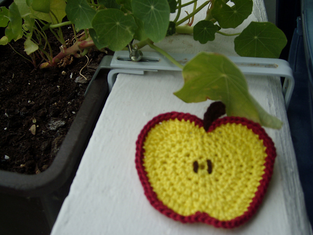 Ravelry: Basic Apple pattern by Jennifer May