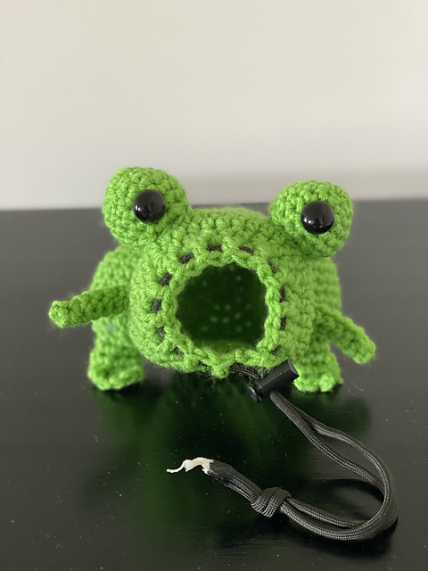 Ravelry: Frog Dice Bag pattern by Heather Heisler