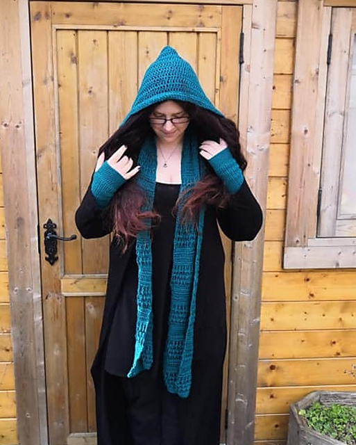 Ravelry: Simple Hooded Scarf pattern by Sarah Simpson