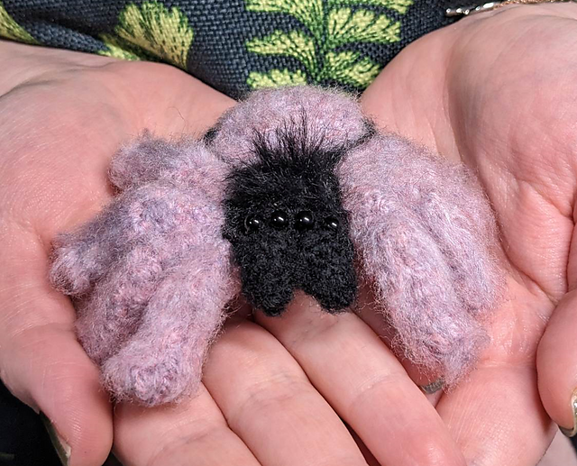 Ravelry: Tufty Tarantula pattern by Sarah Simpson