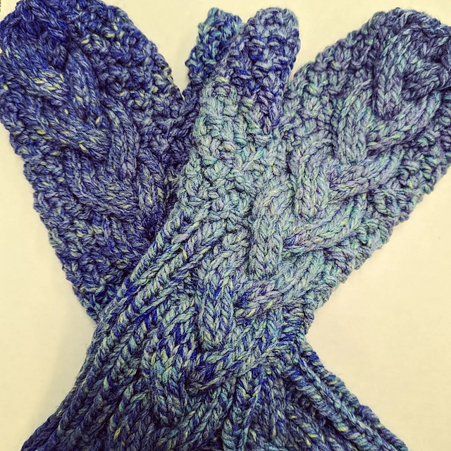 Ravelry: Chunky Braid Bella's Mittens pattern by Susan Greening