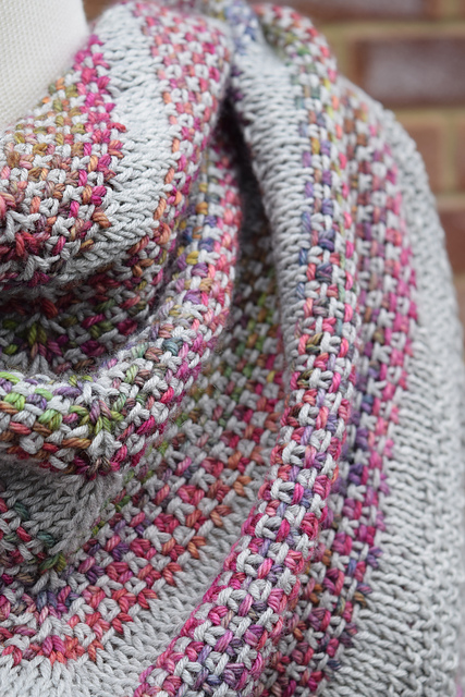 Ravelry: Linen Weave Triangle pattern by Susan Ashcroft