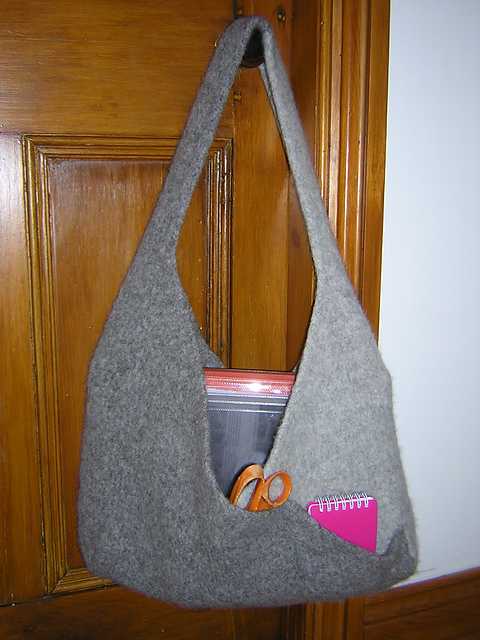 Ravelry: Felted bag with pockets and base pattern by Janet Barton