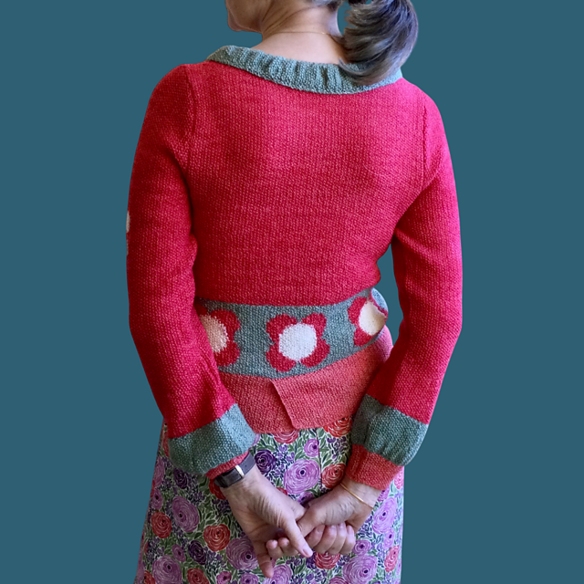 Ravelry: Su‘s Flower Power Cardigan pattern by SusStrickArt