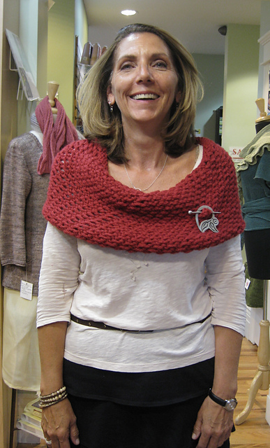 Ravelry: Paloma Cowl pattern by Susan Lawrence