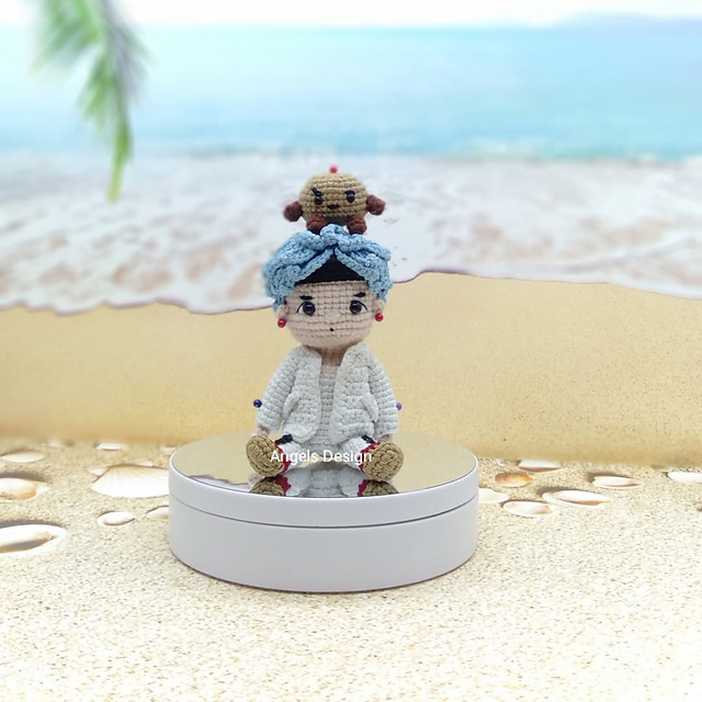 Ravelry: BTS Suga and Mini Shooky pattern by Susianna Surbakti