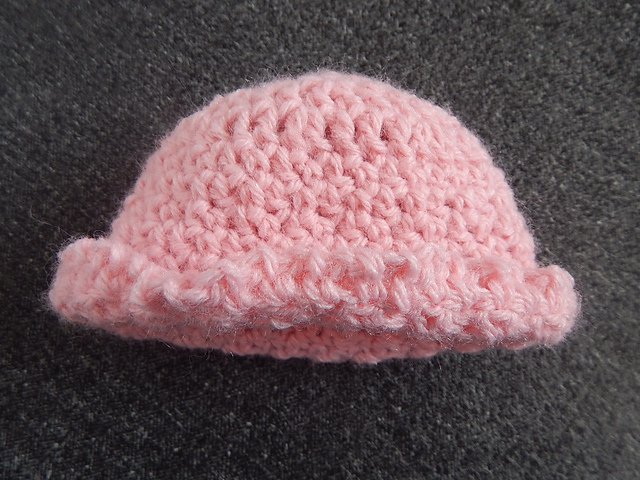 Ravelry: Simple Baby Hat for a Welcomed One pattern by Suzanne Broadhurst