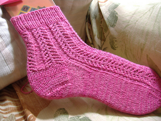 Ravelry: Gull Wings pattern by Vivienne Shen