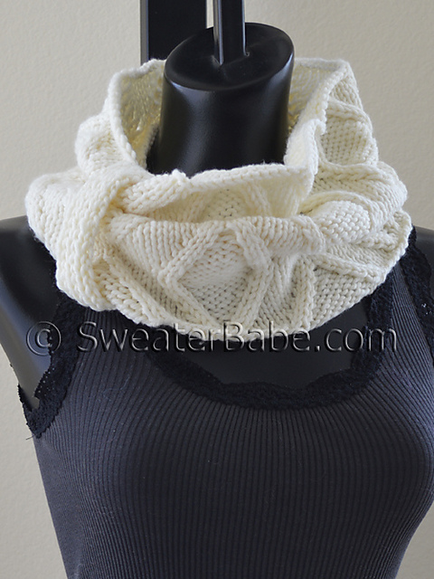 Ravelry: #180 Posh One-Ball Cowl pattern by SweaterBabe