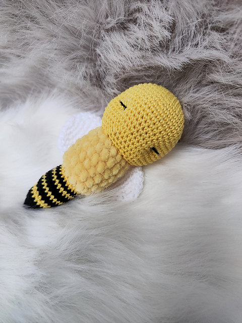 Ravelry: Bee Toy Rattle pattern by Swecraftcorner
