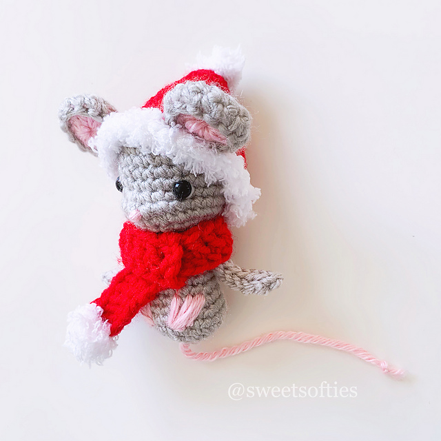 Ravelry: Christmas Holiday Mouse pattern by Sweet Softies