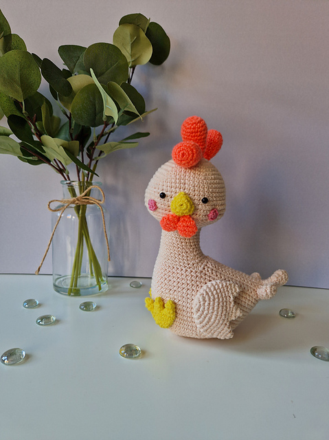 Ravelry: Dandelion the Chicken pattern by Jay Mooney