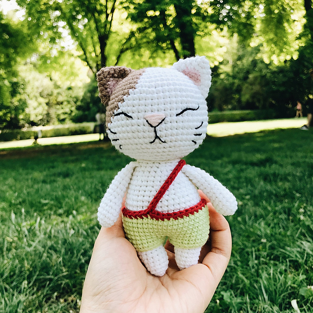 Ravelry: Mio the Cat pattern by Trang Nguyen