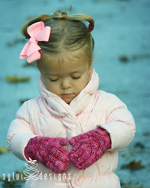Ravelry: Little Alessa Mittens pattern by Sylvi Designs