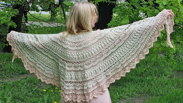 Ravelry: Kalmia shawl pattern by Ewa Ampuła