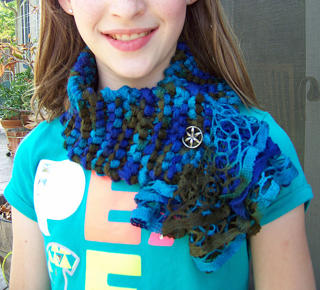 Ravelry: Triana Scarf Model E-09 pattern by Knitting Fever