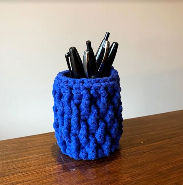 Ravelry: Universe Pen & Stubby Holder pattern by Tegan Harris