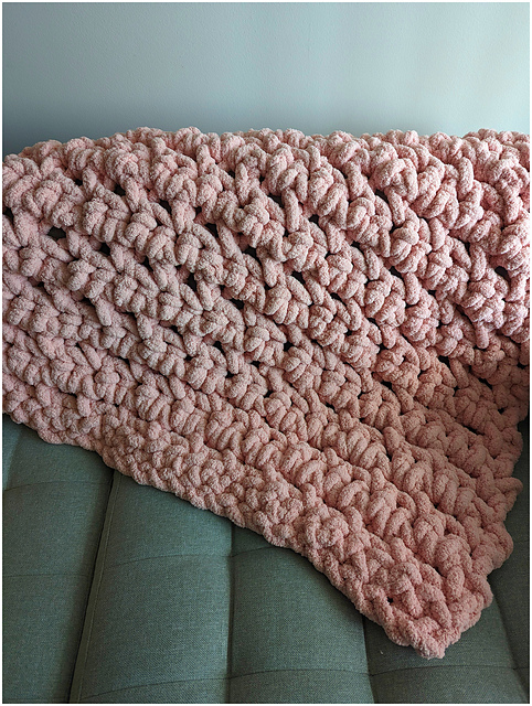 Ravelry: Faux Throw pattern by Gulls & Guaros