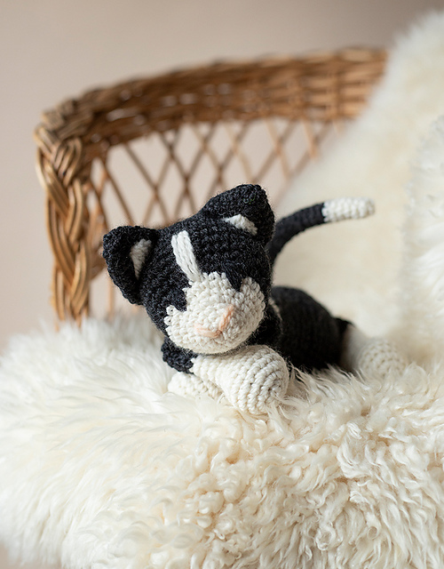 Ravelry: Paddy the Black and White Cat pattern by TOFT UK