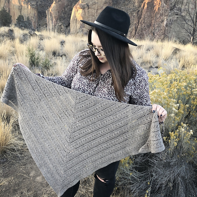 Ravelry: Dalliance Wrap pattern by Rachael Harrang