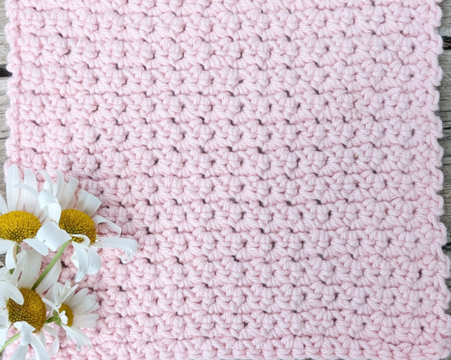 Ravelry: Daisy Dots Dishcloth pattern by Dayna Dyer