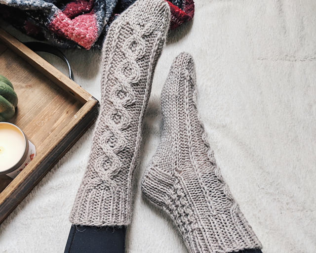 Ravelry: Cream Cabin Socks pattern by Dayna Dyer