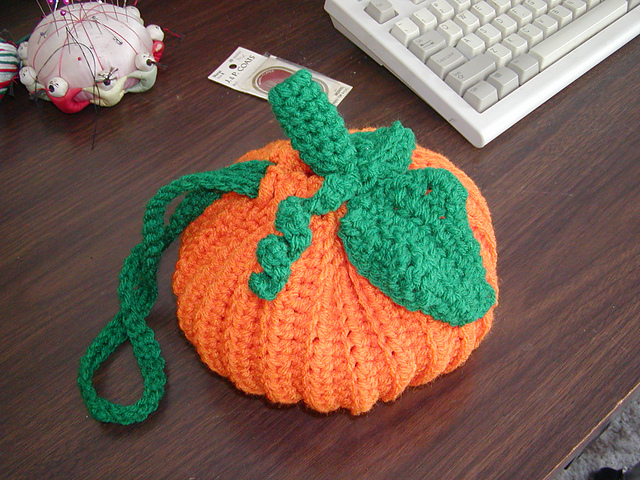 Ravelry: Pumpkin Purse pattern by Carolyn from Simply Safe Soap