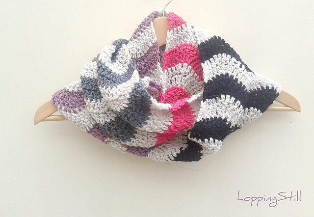 Ravelry: Parchment Infinity Scarf pattern by Tais Avila