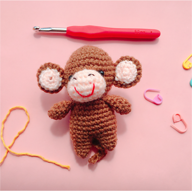 Ravelry: Pequeño Mono pattern by miaknitting