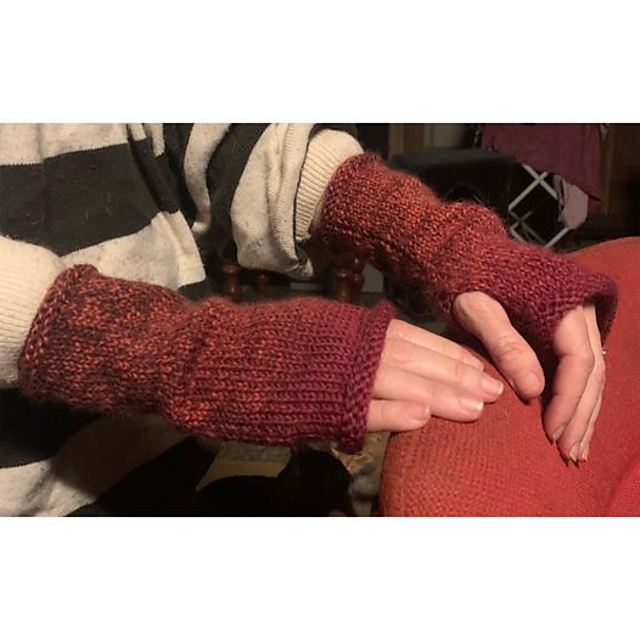 Ravelry: Long Fingerless Mitts pattern by Tamara's Hand Made