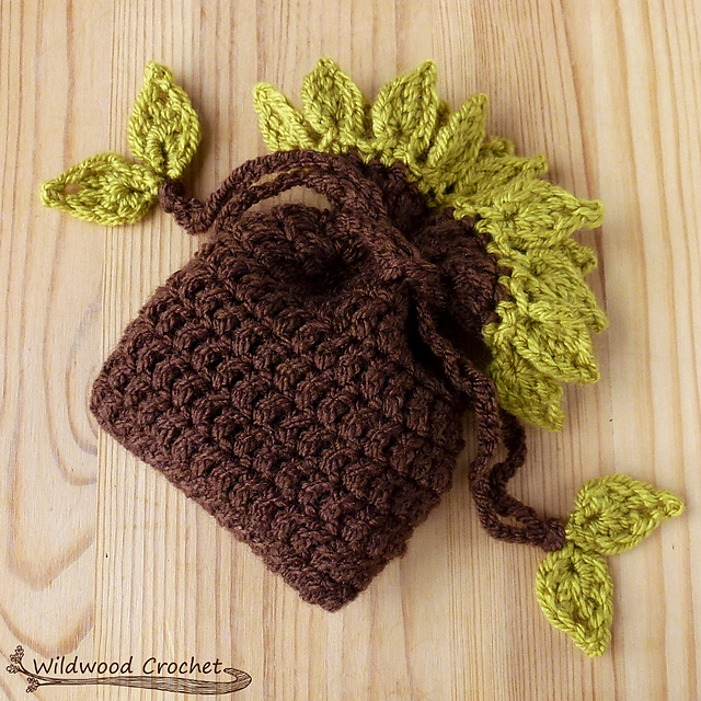 Ravelry: Reusable Leaf Gift Pouch pattern by Tamsyn Simmonds