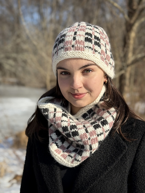 Ravelry: Sophistiplaid Hat & Cowl pattern by Tanis Gray