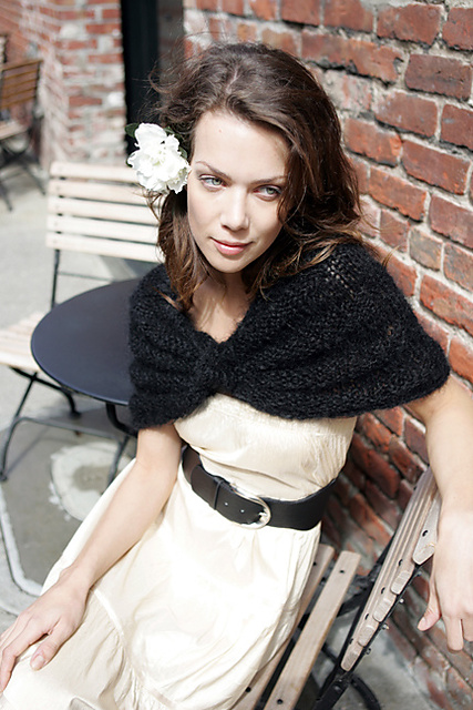 Ravelry: Capelette pattern by SNUG