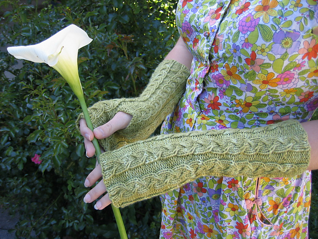 Ravelry: Alchemy Gauntlets pattern by Lauren L.