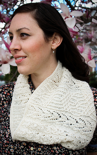 Ravelry: Magnolia Cowl pattern by Tanis Gray