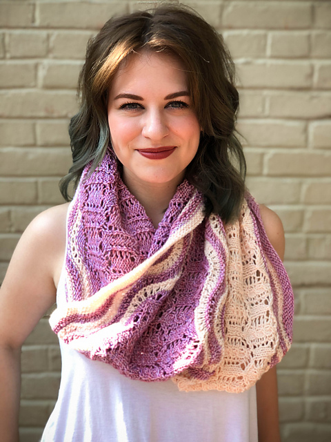 Ravelry: Talas Cowl pattern by Tanis Gray