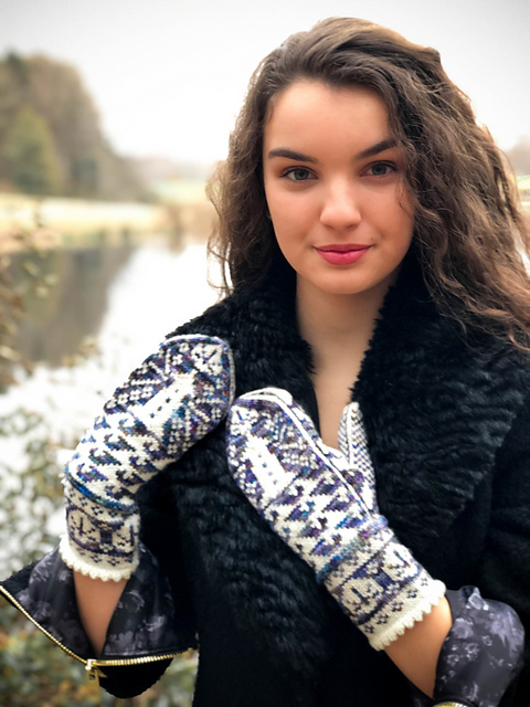 Ravelry: Mill Wharf Mittens pattern by Tanis Gray
