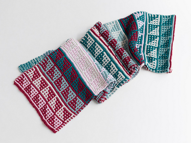 Ravelry: Domino Scarf pattern by Tanis Gray