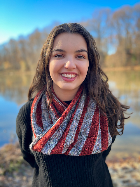 Ravelry: Delta Cowl pattern by Tanis Gray
