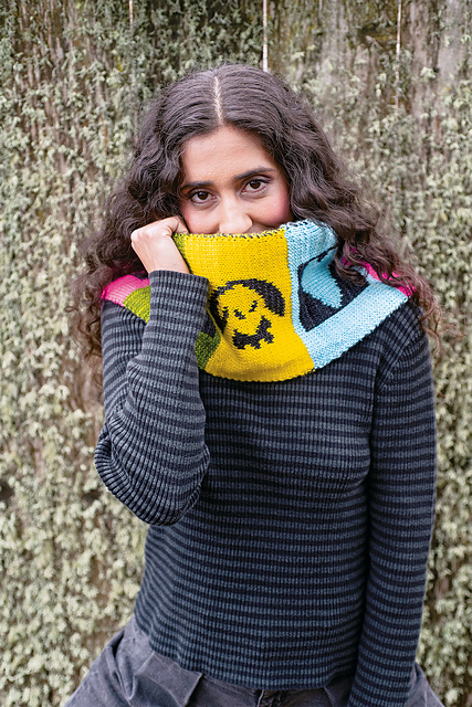 Ravelry: Oogie Boogie Roulette Cowl pattern by Jessica Goddard