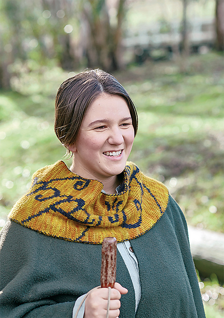 Ravelry: One Ring Cowl pattern by Jessica Goddard
