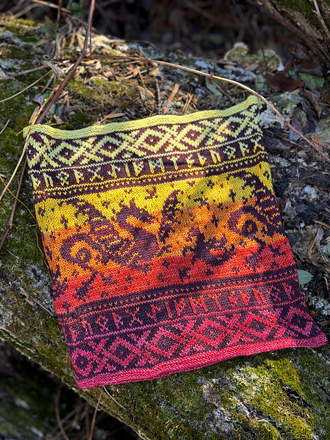 Ravelry: Dragon Riders Cowl pattern by Tanis Gray