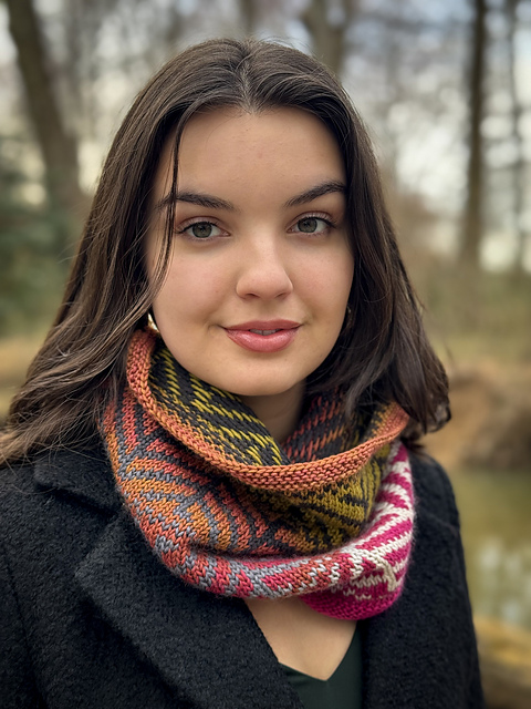 Ravelry: Sweetwaters Safari Cowl pattern by Tanis Gray