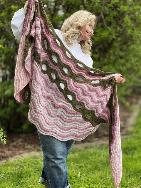 Ravelry: Light Oregon Shawl pattern by Tanja Franz