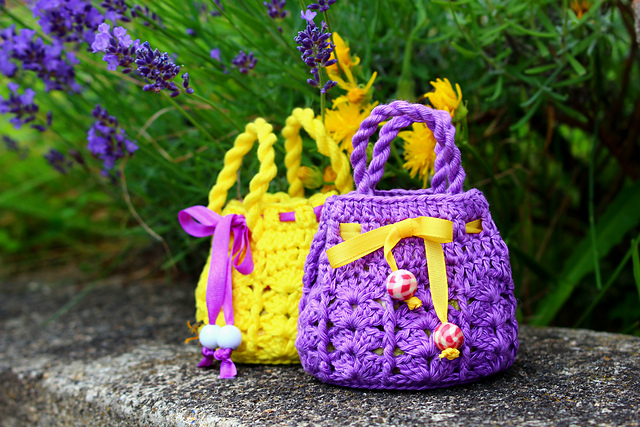 Ravelry: 12 inch Dolls Purse pattern by Tanja Enzinger