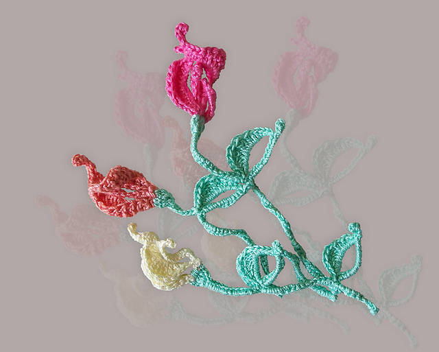 Ravelry: Rosebud Flower Applique pattern by Shvartsman Tetyana