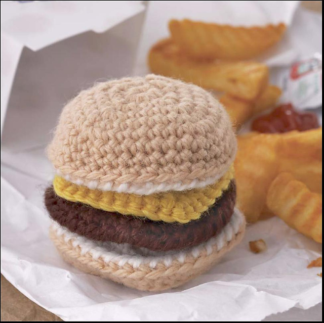Ravelry: Miniature Cheeseburger pattern by Rose Langlitz