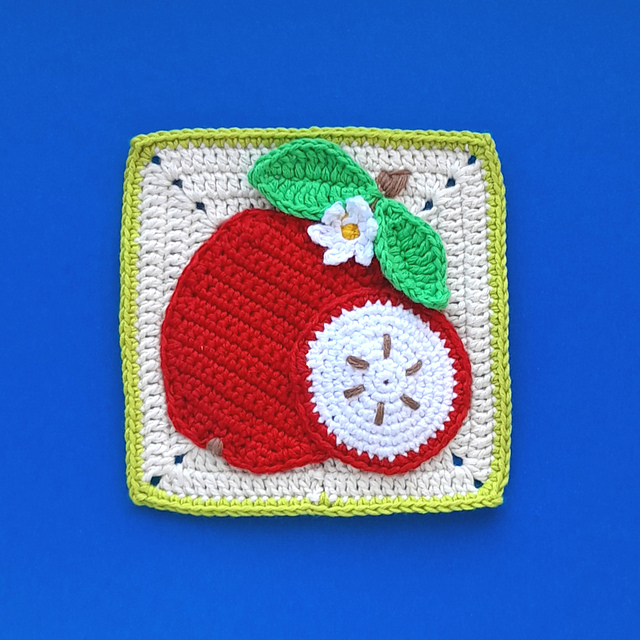 Ravelry: Granny Square Apple pattern by Tetiana Bukreieva