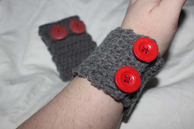 Ravelry: cuff / sleeve pattern by Trish Young