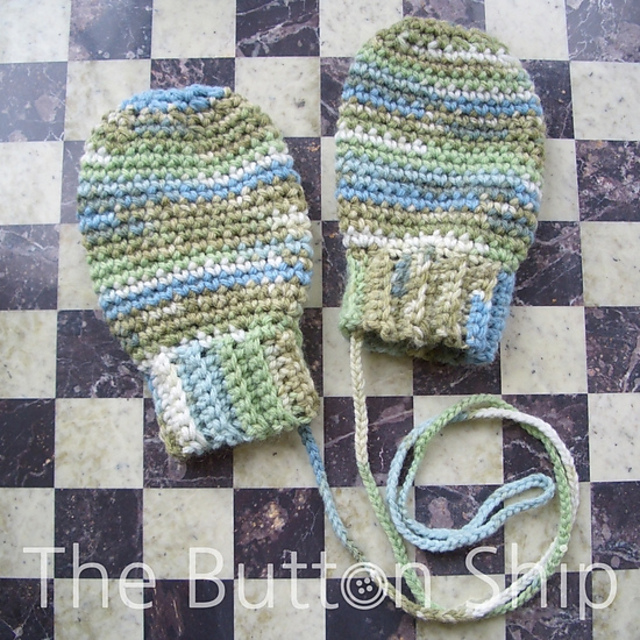 Ravelry: little mitts for chilly digits pattern by The Button Ship